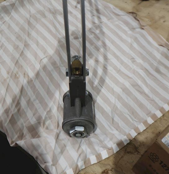 > Caterpillar Clamp Valve Lifter air operated Smedegaarden A/S