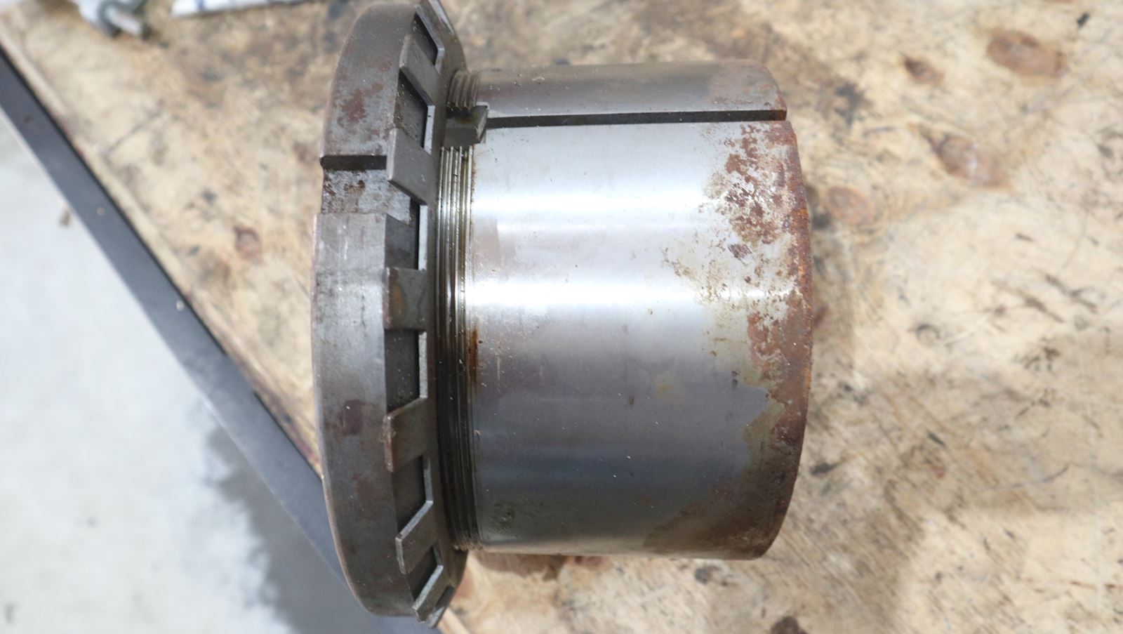 > Bush with nur and locking ring ø=175 mm - Smedegaarden A/S