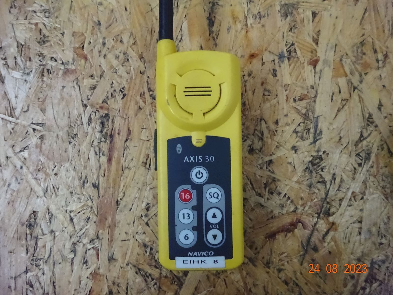 > NAVICO HÅNDHOLDT VHF AXIS 30 - Smedegaarden A/S