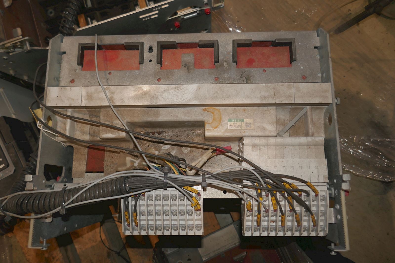 > Terasaki AR332S Circuti Breaker + Chassis - Smedegaarden A/S