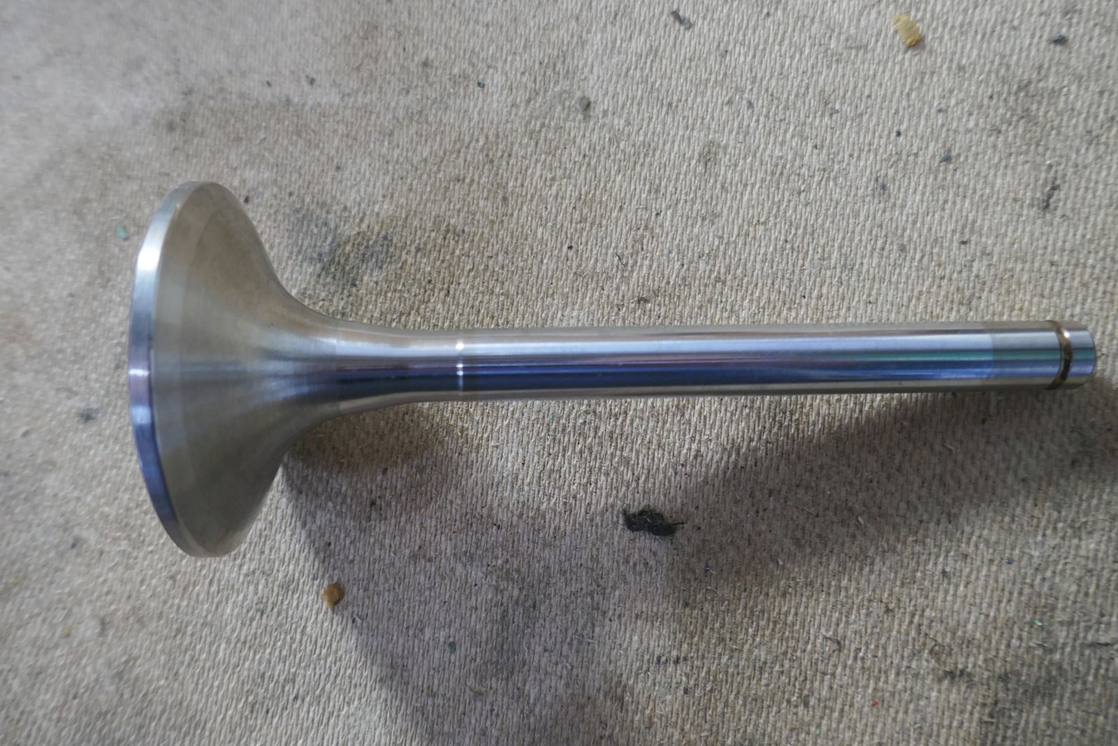 > MAN Cylinder Head Valves - Smedegaarden A/S