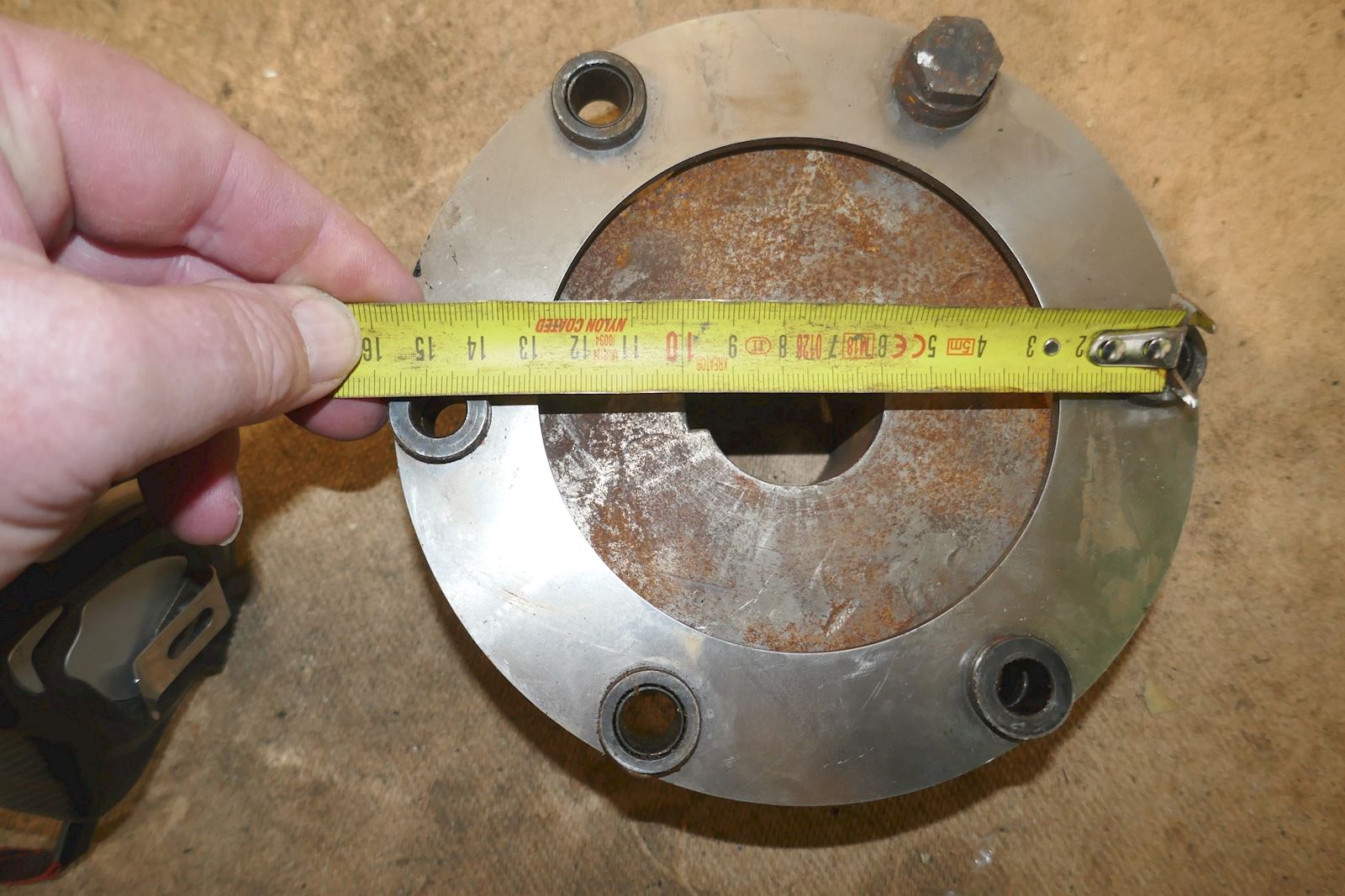 > Unknown Coupling Flange with Shims between Blower - Smedegaarden A/S