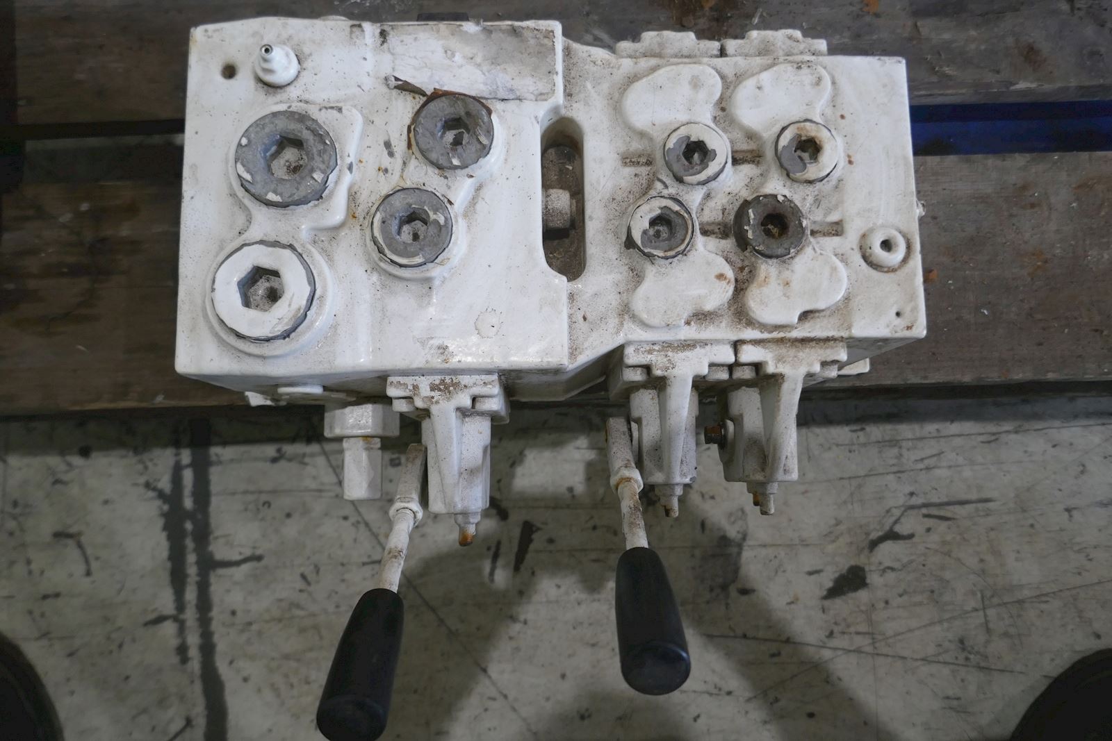> Brevini Hydraulics HPV 41 - HPV 77 Prpportional Directional Valve ...