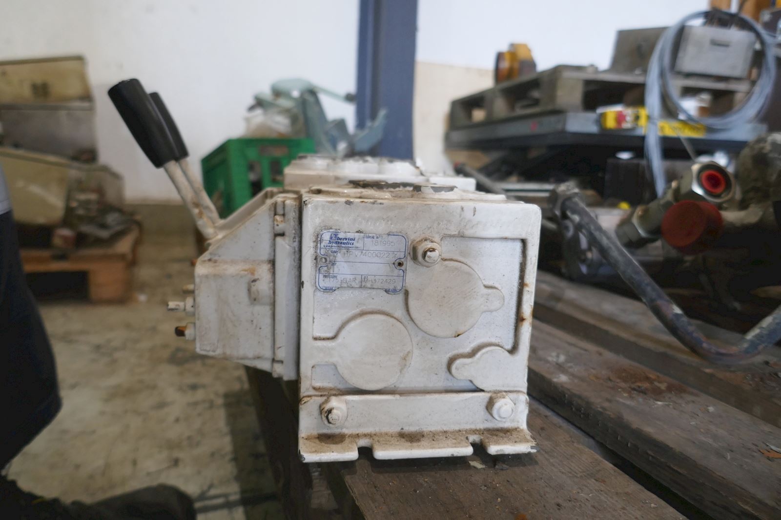 > Brevini Hydraulics HPV 41 - HPV 77 Prpportional Directional Valve ...