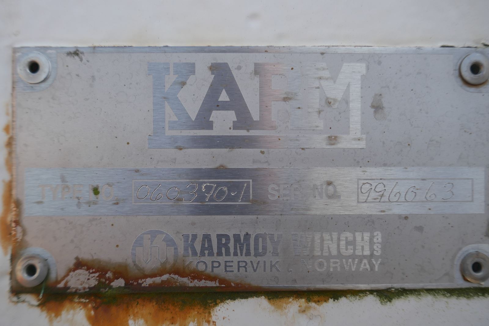 > Karm Split trawl Winch Type 060370-1 and 060370-2 - Smedegaarden A/S