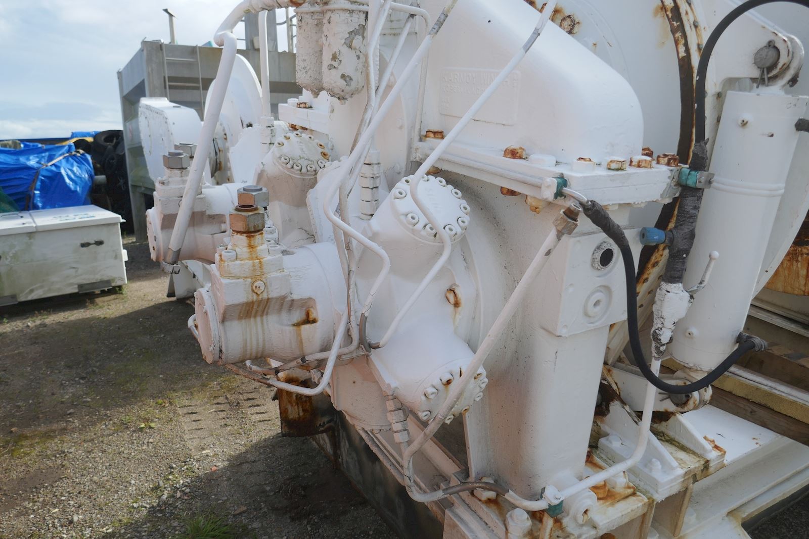 > Karm Split trawl Winch Type 060370-1 and 060370-2 - Smedegaarden A/S